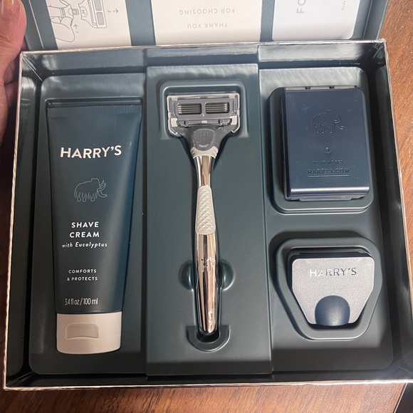 Harry‘s | Grooming | Harrys Shaving Razor Gift Box | Poshmark